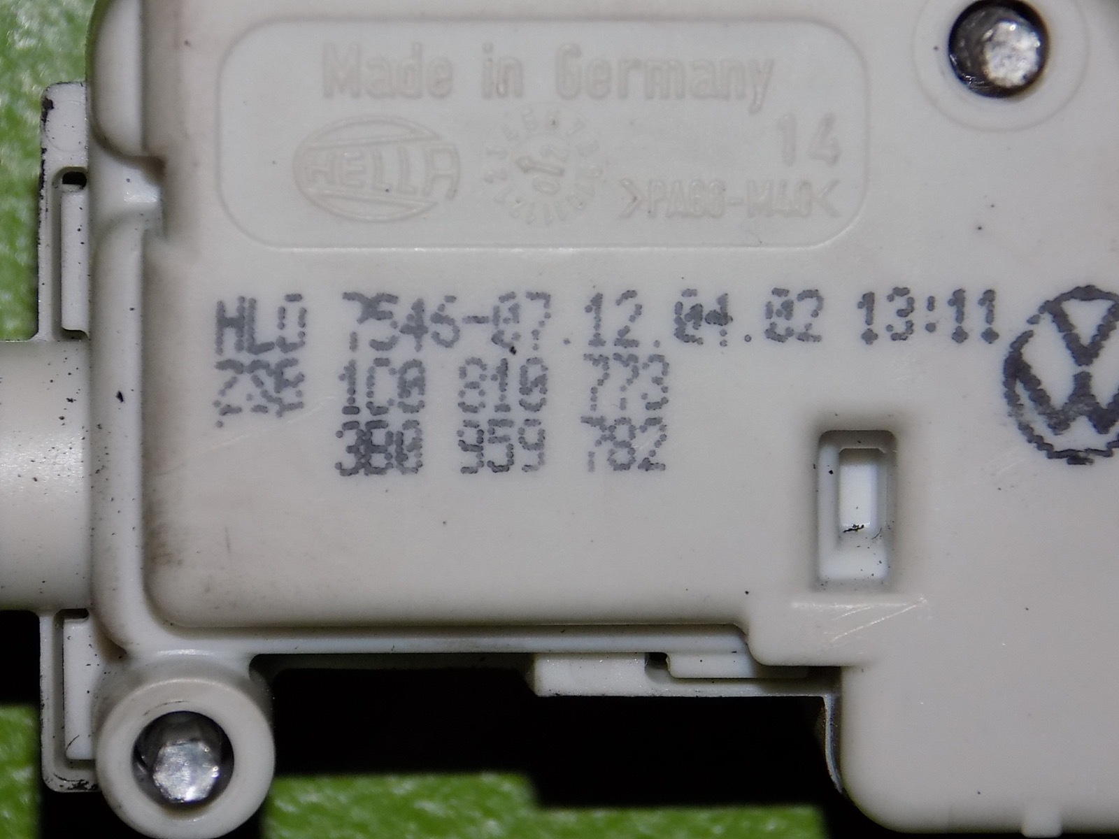 00-06 Audi TT MK1 OEM 1C0810773 fuel door release servo motor actuator ...
