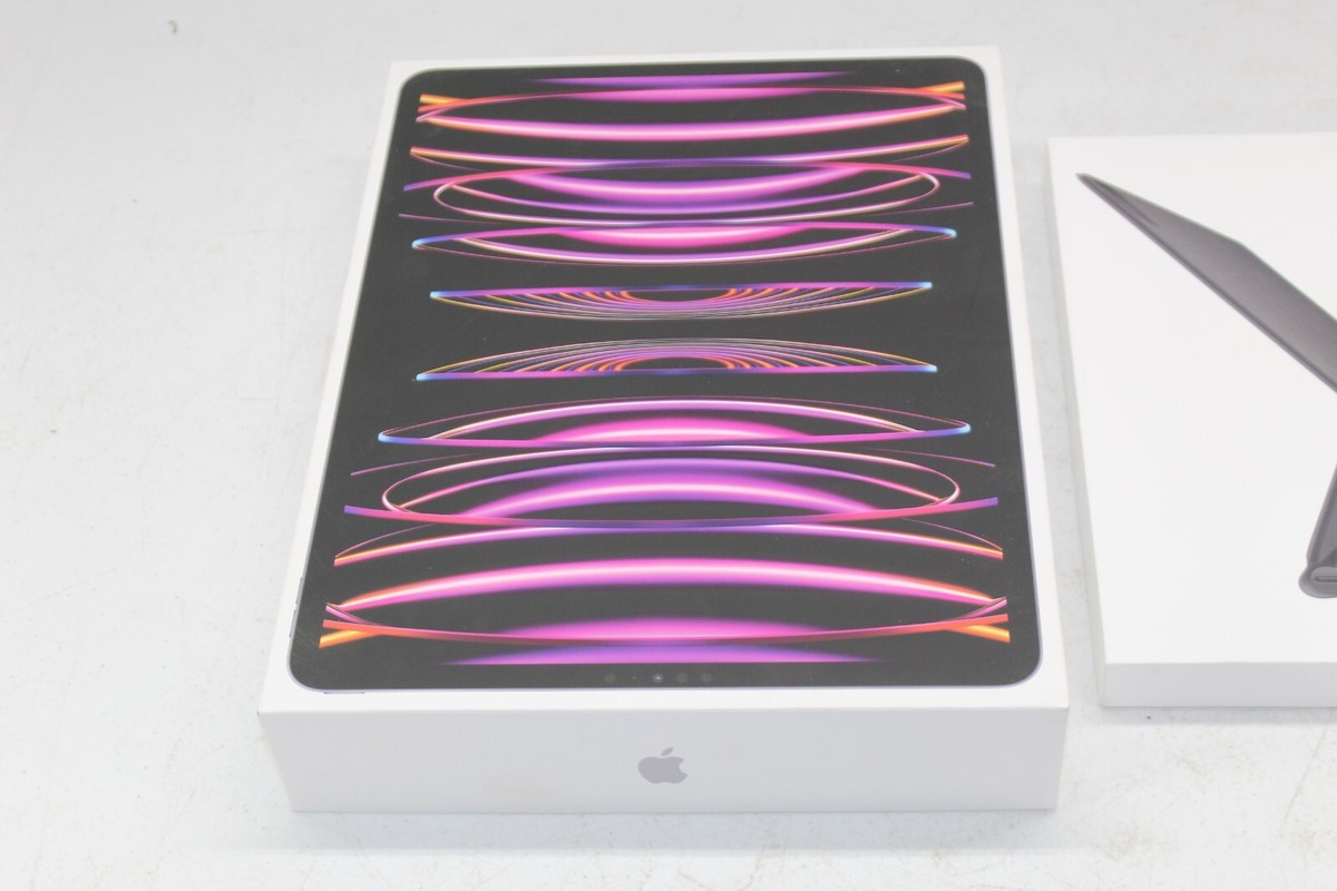 iPad Pro 12.9-inch Space Gray (6th Gen 512GB ) & iPad Magic iPad Pro 12.9-inch Space Gray (6th Gen 512GB ) & iPad Magic