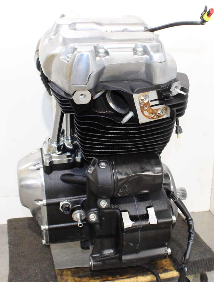 18-23 Harley Davidson Softail Street Bob 107 Milwaukee Eight M8 Engine ...