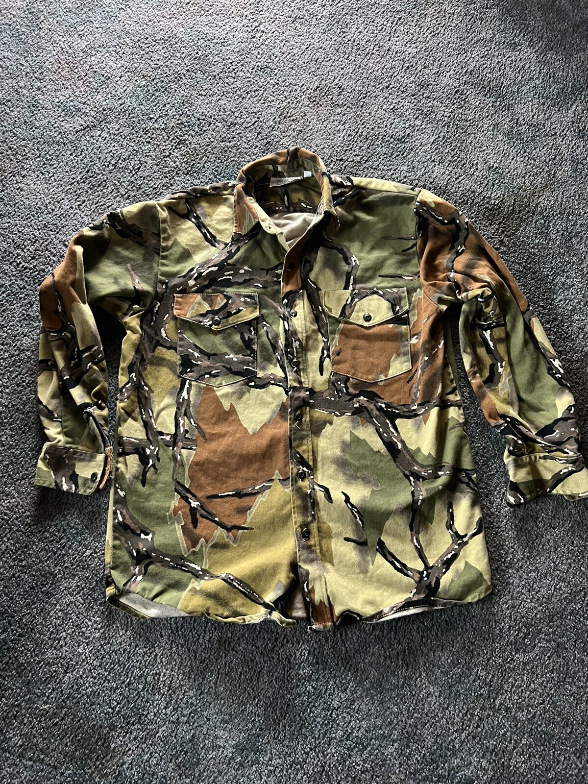 Vintage predator camouflage button - Gem