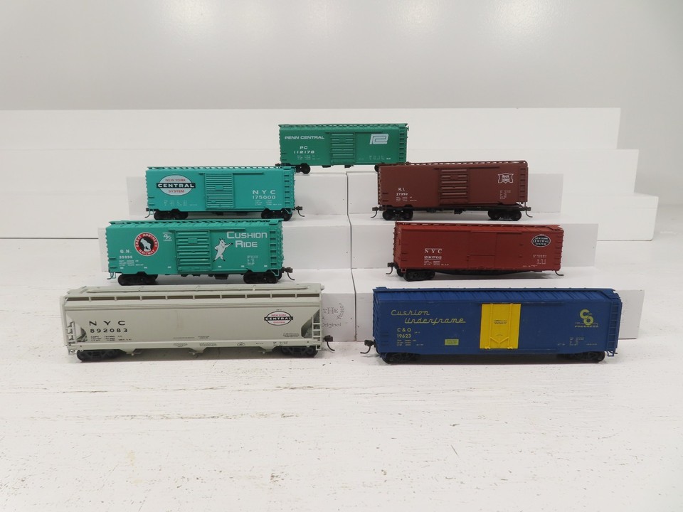 Accurail HO Lot of 7 Freight Cars LN 9077 | eBay