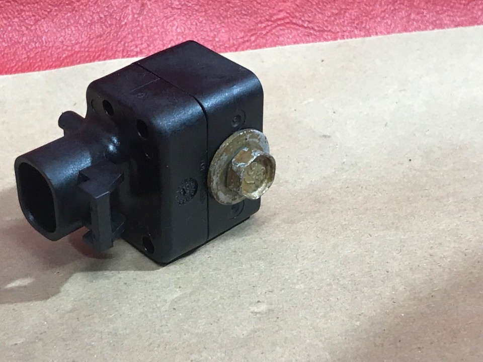2005-2006 Chevy Silverado Tahoe Suburban Front Safety Sensor Part ...