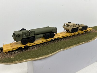 Walthers 920-104612 89’ TTX TPDX flat car w/2 Army HEMTT Fuel truck ...