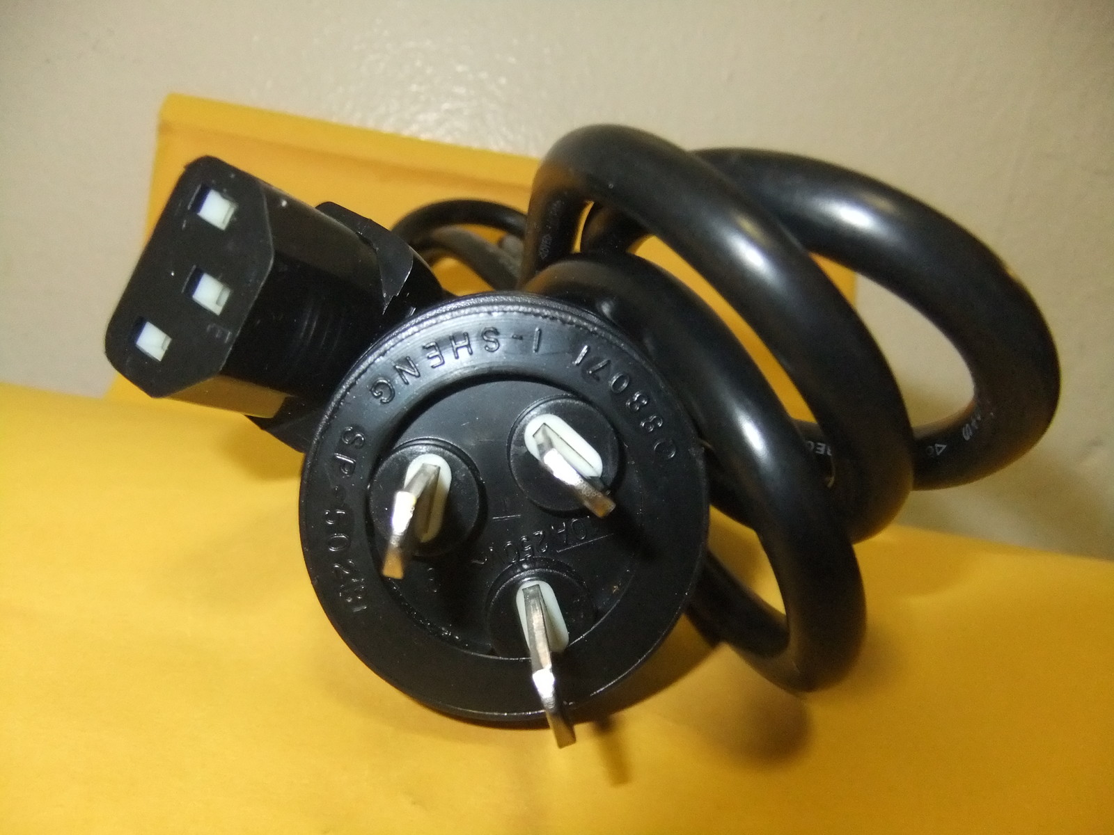 1.8M AU 3 Pin to IEC Plug Australian 240V Power Cable Lead Cord | eBay ...