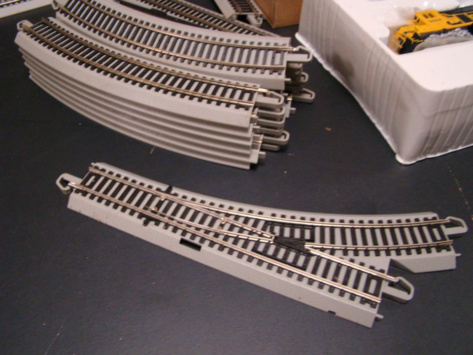 Bachmann Digital Commander Deluxe HO DCC Sante Fe Train Set BAC00501 ...