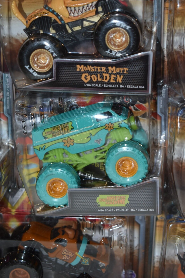 HUGE LOT MONSTER JAM MONSTER MUTT TRUCKS GOLDEN DALMATIAN POODLE SCOOBY ...