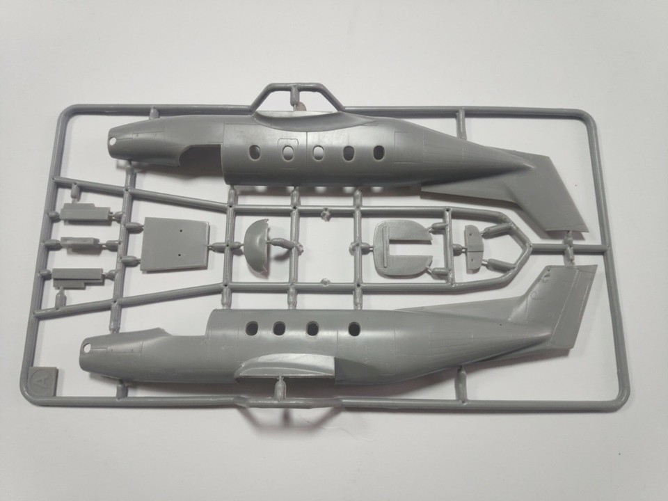 U-28A Pilatus (Plastic model kit) 1/72 Sova model 72016 | eBay