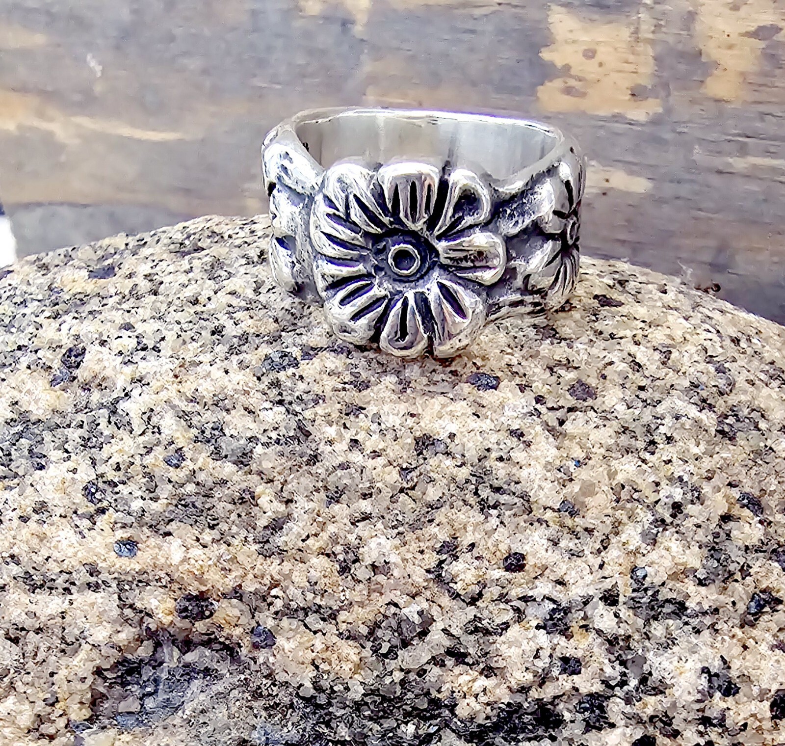 Retired James Avery Heavy, Solid Triple Flower Ring S… - Gem