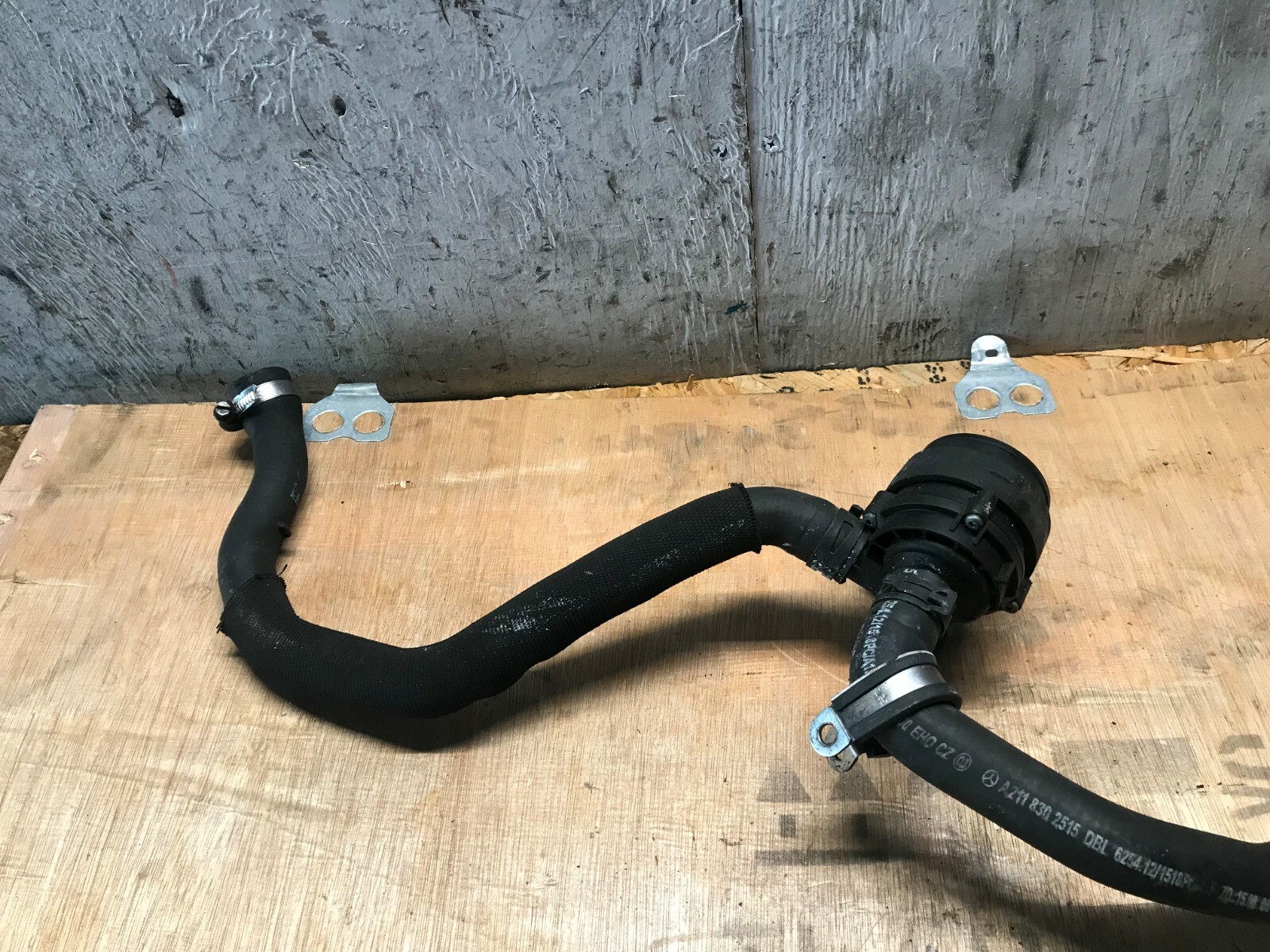 MERCEDES BENZ W211 E55 CLS55 AMG 03-06 RADIATOR WATER COOLANT HOSE PIPE ...
