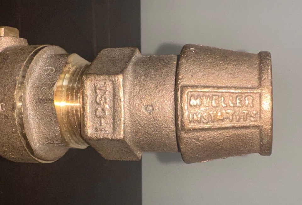 MUELLER Corporation 1 in. AWWA taper x 1 in. INSTA-TITE IPS valve | eBay