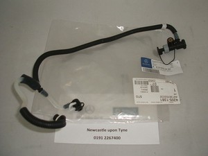 NEW Genuine Mercedes-Benz OM613 E-Class Plastic "T" Piece Fuel Pipe ...
