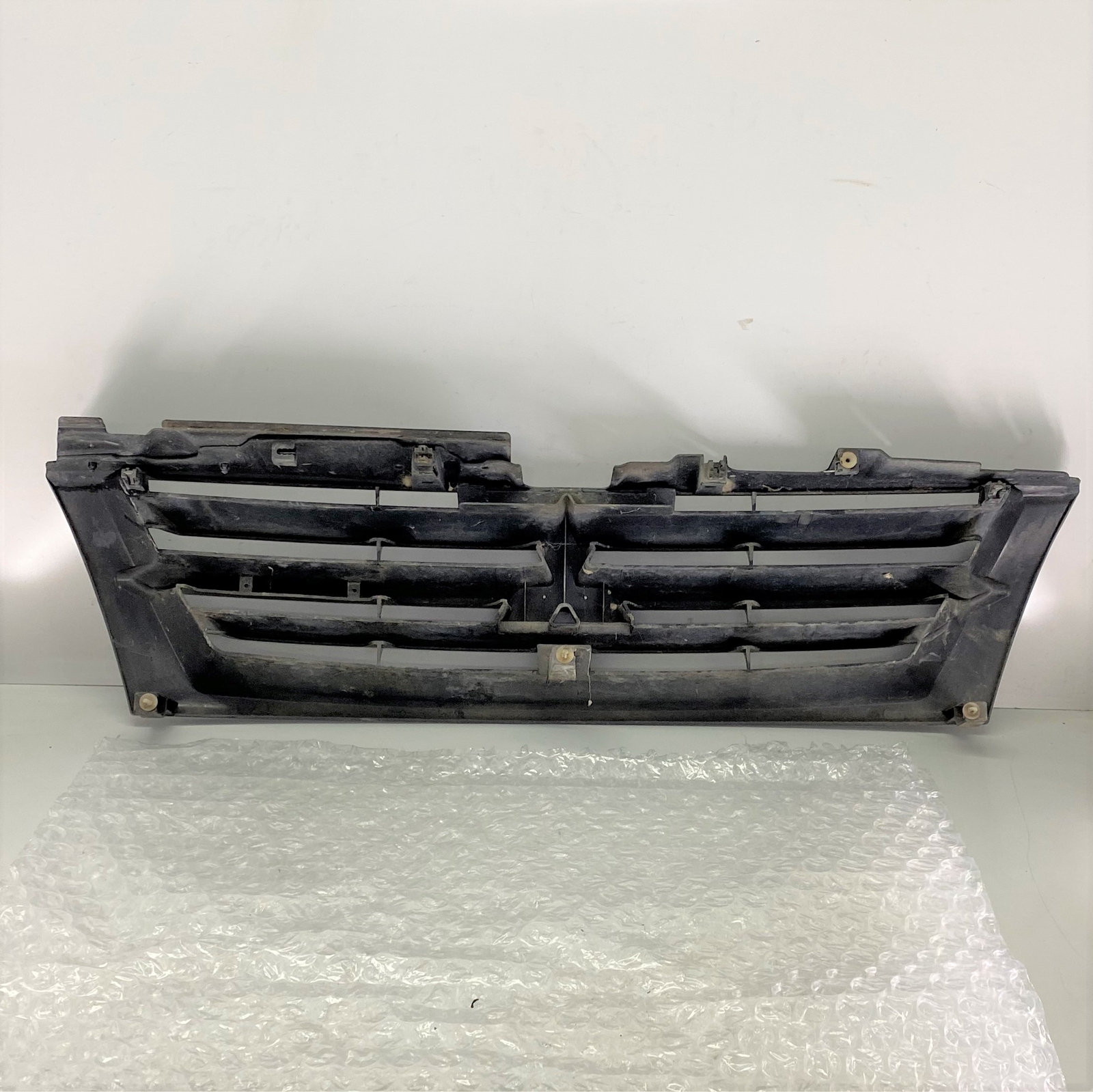 FRONT RADIATOR GRILLE MITSUBISHI PAJERO SHOGUN V78W MK3 3.2 DiD | eBay