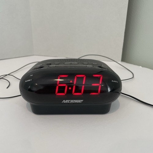 Nelsonic AM/FM Radio Digital Alarm Clock Radio Battery Backup Model ...