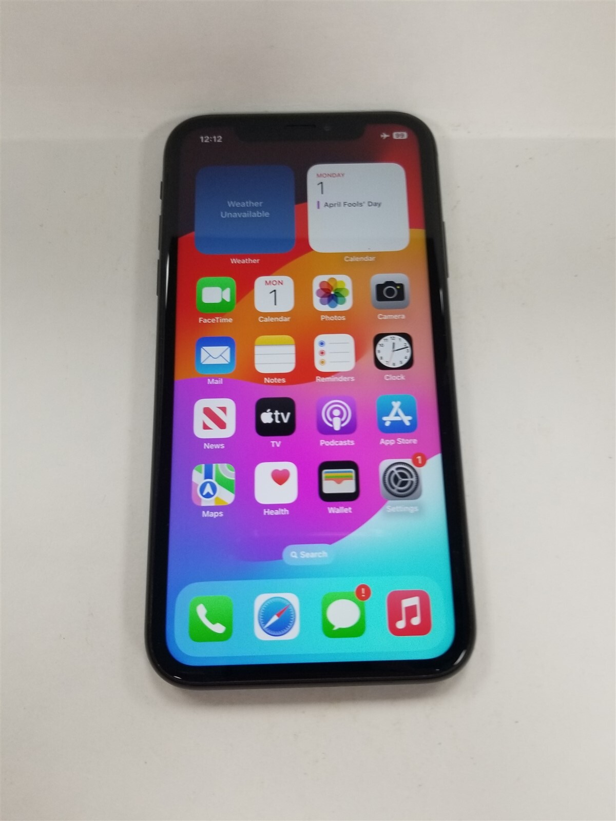 Apple iPhone XR 64GB Black A1984 (TracFone) iOS Smartphone VG4581