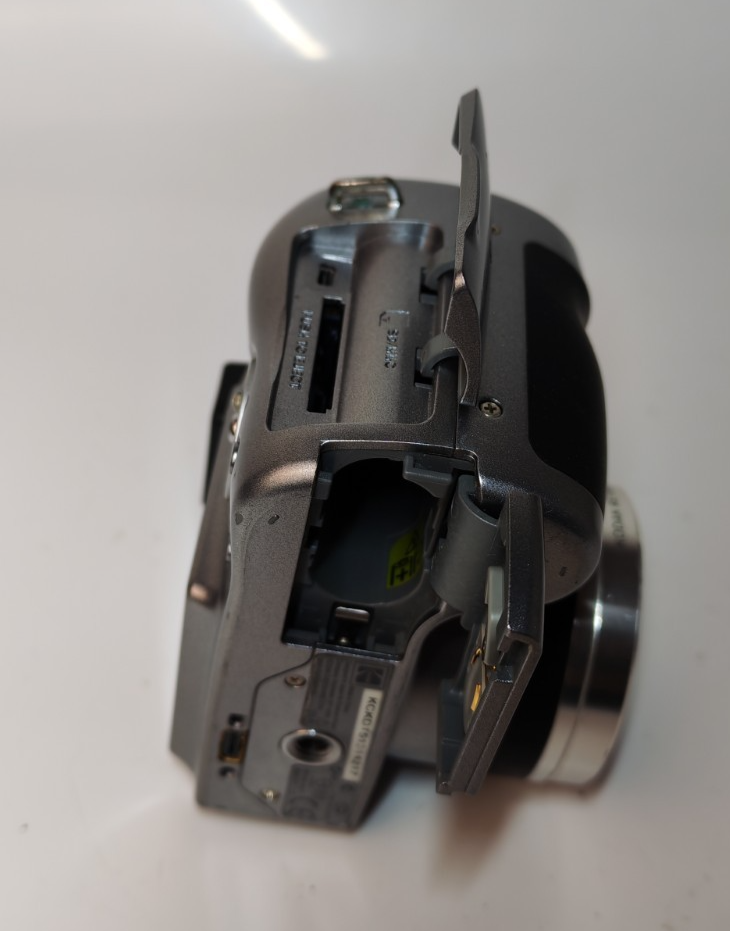 Kodak EasyShare Z740 5.0MP Digital Bridge Camera 10x Optical Zoom ...