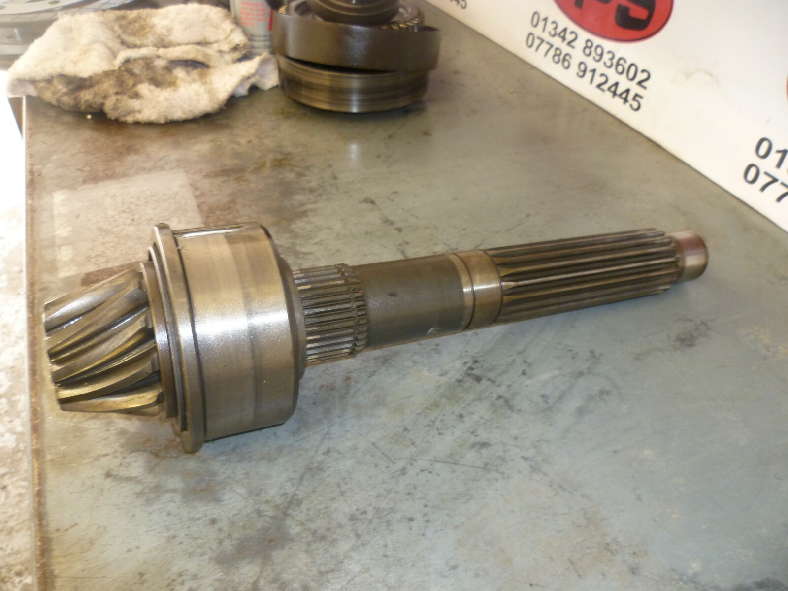 Diff pinion shaft / (main gearbox- diff shaft) X International 674 ...£ ...