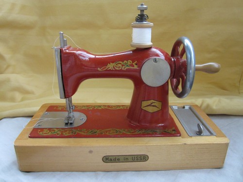 Russian Soviet Sewing Machine for Girl metal wood made USSR СДЕЛАНО В ...
