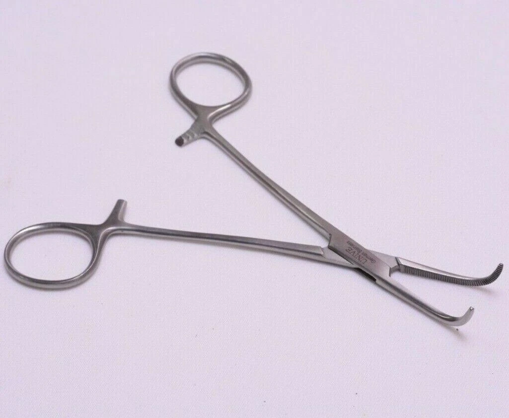 Right Angle Surgical Clamp