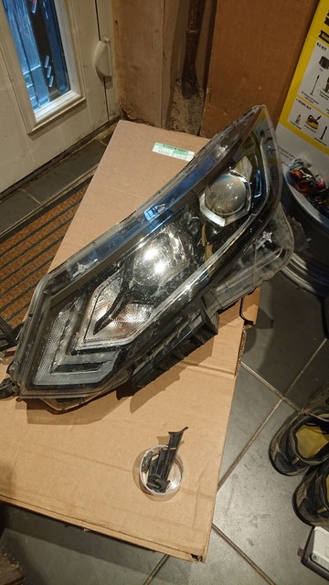Nissan QASHQAI Mk11 Headlight 26060HV50B Passenger Side 2017 - 2020 for ...