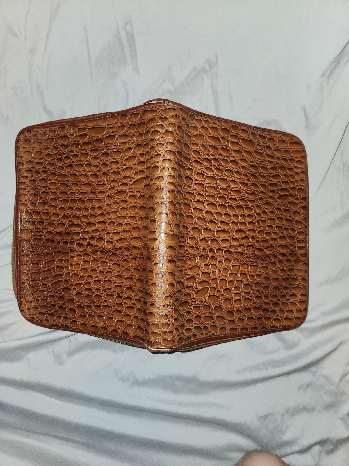 MA Doppelt Deep Buff Cowhide Crocodile Print Zippered Folder Portfolio ...