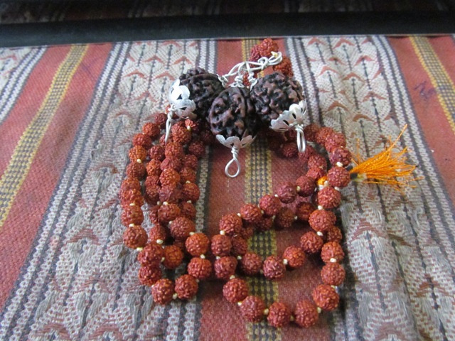 Rare Original trijuti Tridave Brahma Vishnu Mahesh Mukhi Java Beads ...