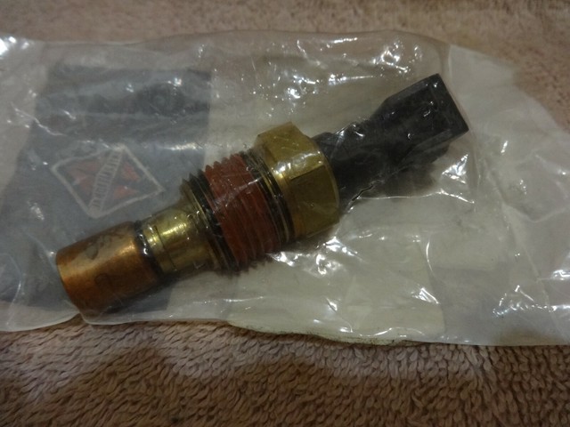 Genuine International Water Temp Switch 1661837C1 Navistar for sale ...