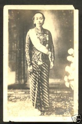 Gusti Kanjeng Ratu Mas Royalty rppc Costume Java Indonesia 1920s | eBay