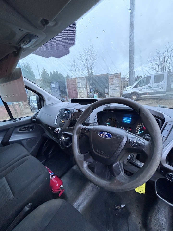 FORD TRANSIT CUSTOM L1 H2 2.2 CHAIN DRIVEN/ RACKED OUT IN THE REAR ...