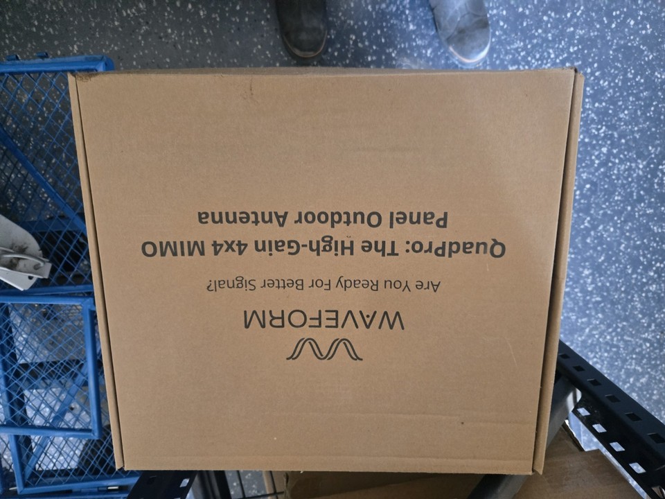 Waveform QuadPro 4x4 MIMO Signal Boosting Panel Antenna Kit | eBay