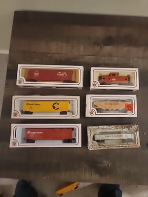 VINTAGE BUNDLE Bachmann Electric Model TRAIN HO Scale (6 BOX CARS ...