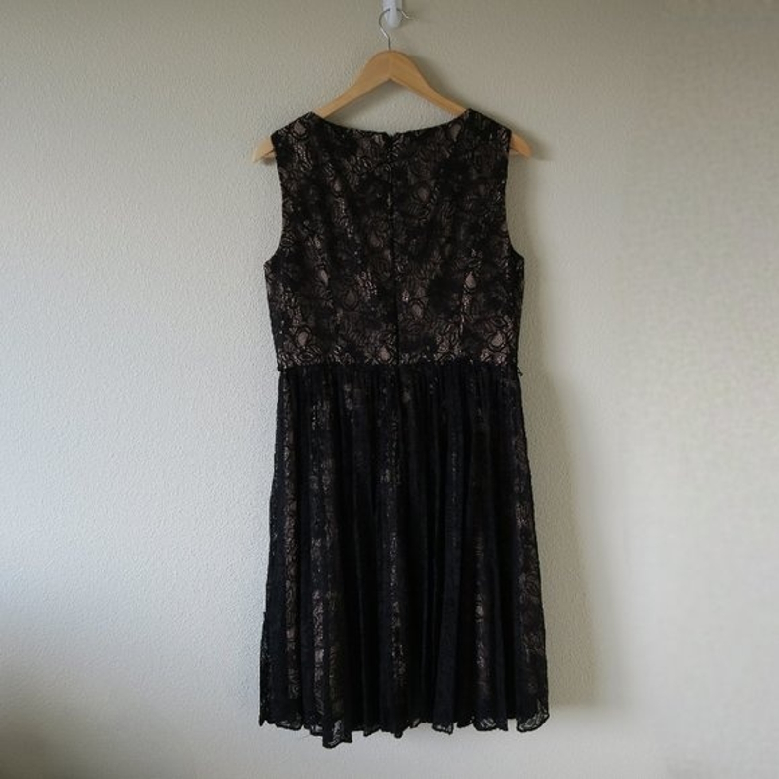 ADRIANNA PAPELL Black Lace Sheer Overlay Dress Size 1… - Gem