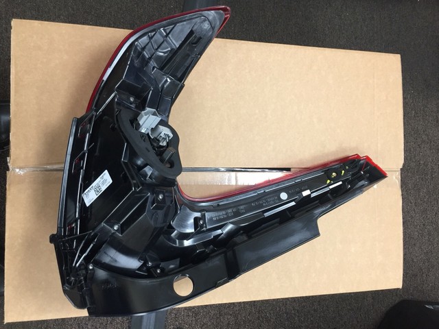 OEM Volvo Xc40 Rear Right Taillight 31446791 Genuine for sale online | eBay