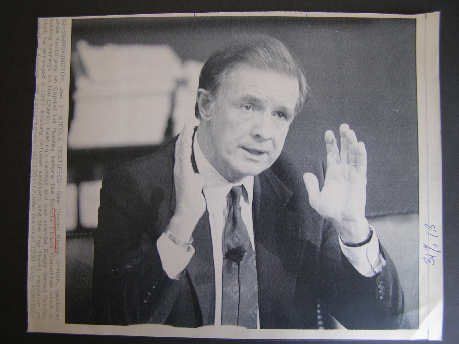 AP Wire Press Photo 1991 Sen Donald Riegle of Mich Charles Keating Sav ...