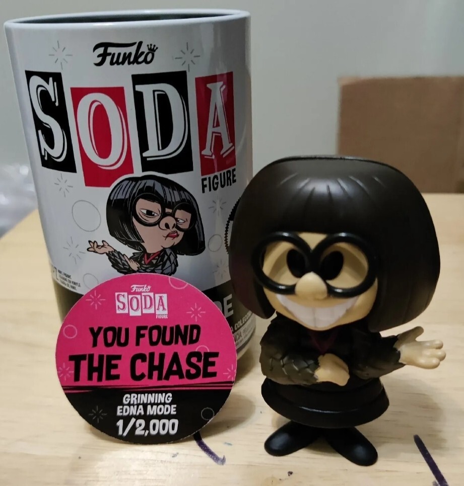 Grinning Edna Mode CHASE Funko Soda LE 1/2000 | eBay