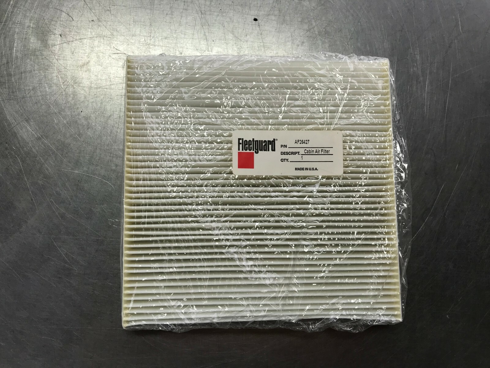 FLEETGUARD AF26427 - Air filter cross reference