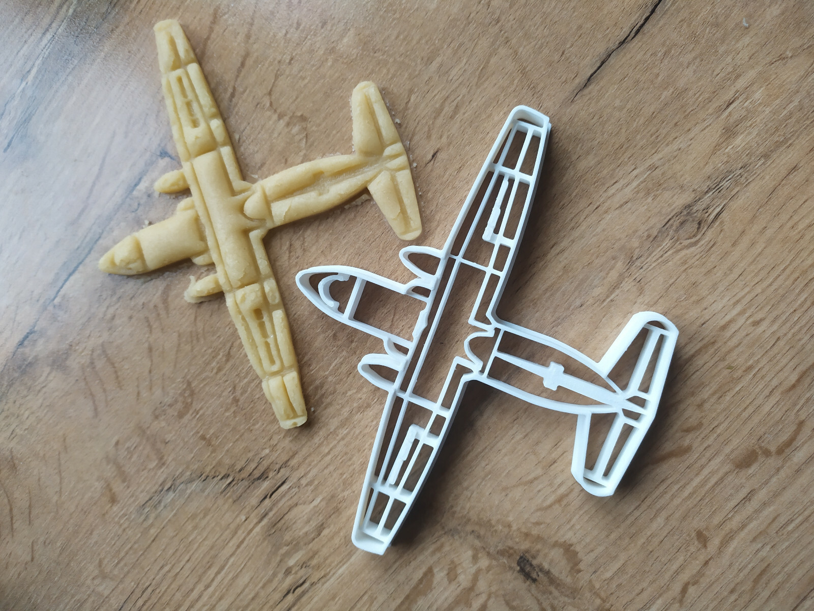 Ähnlich Flugzeug C160 Ausstecher Form Ausstechform Salzteig Knete ...