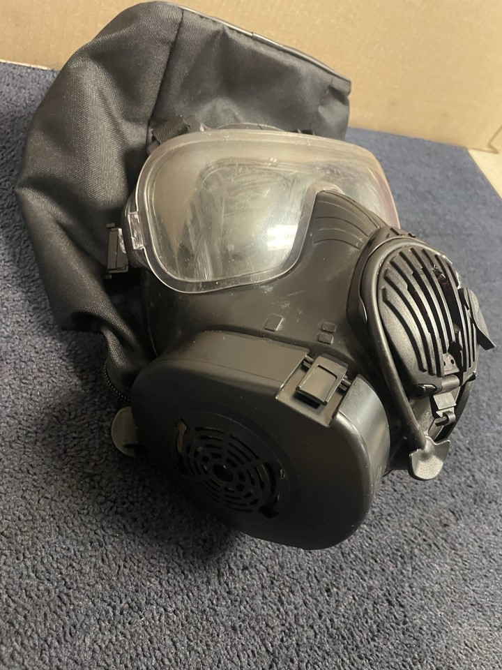 Genuine Avon M50 Gas Mask Size M, Crack In The Mask Plate. Used For ...