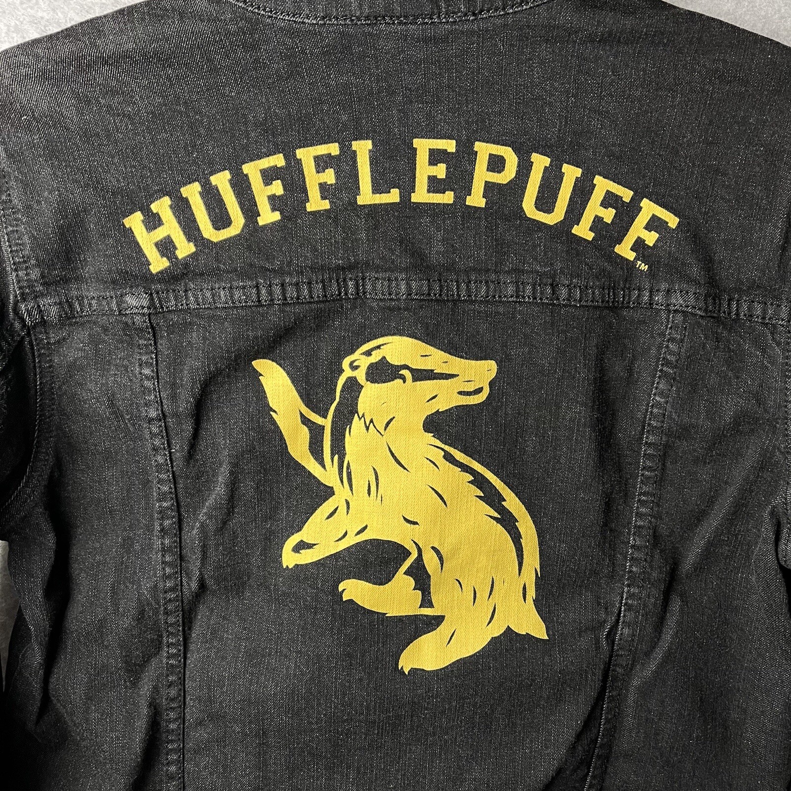Harry Potter HUFFLEPUFF Black Denim Jean Jacket Medium - Gem