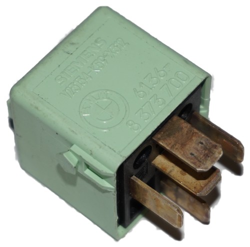BMW Relè Verde Chiaro 8373700 61368373700 TYCO V23134-K59-X312 Usato ...