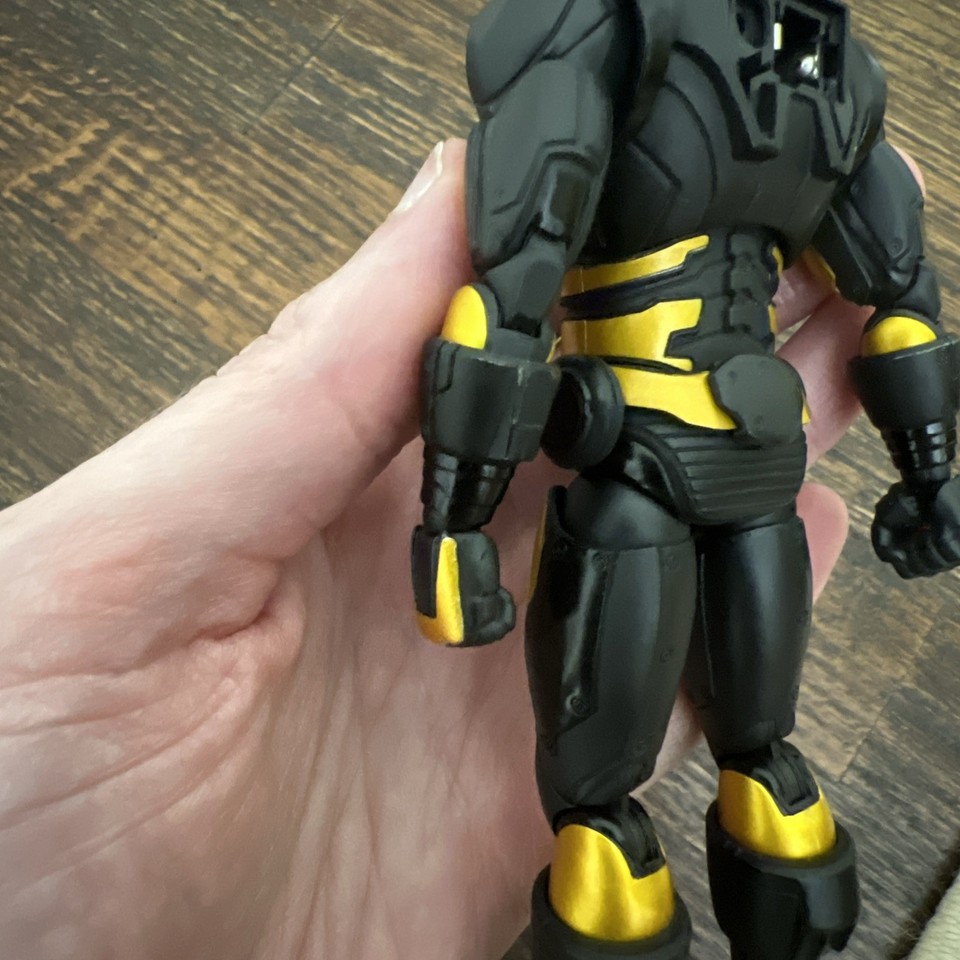 Mezco One:12 The Invincible Iron Man Figure MDX LACC 2018 Exclusive 1/ ...