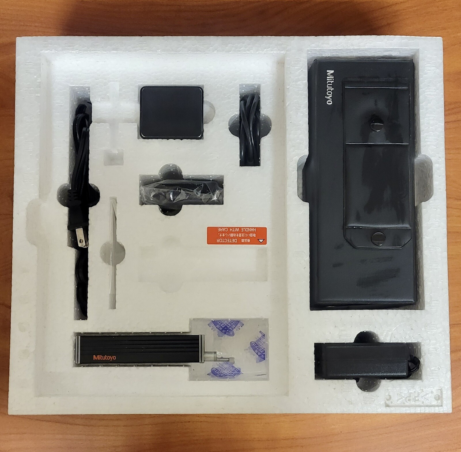 Mitutoyo Surface Roughness Tester 178-561-12A Surftest SJ-210 Color ...