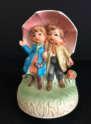 Vintage Sankyo Japan Music Box Wind-up Figurine Boy Girl Under Umbrella ...