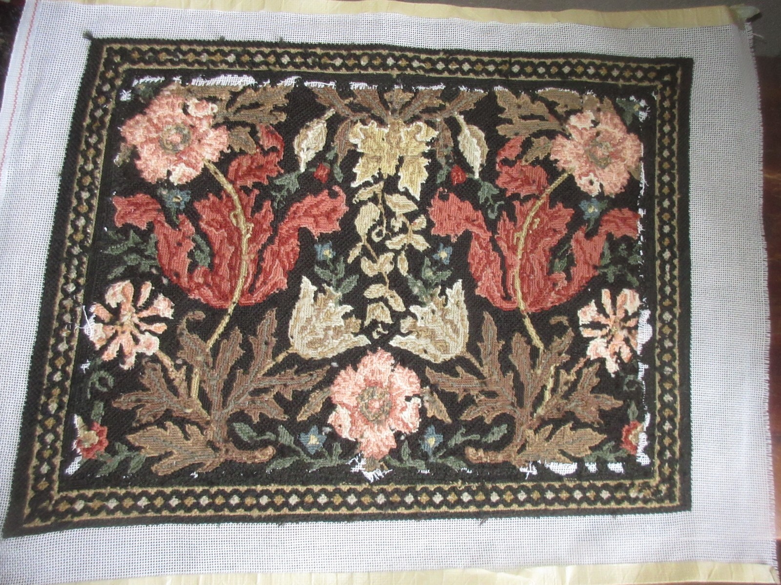 Beth Russell Designers Forum Stitched Needlepoint COMPTON/Border ...