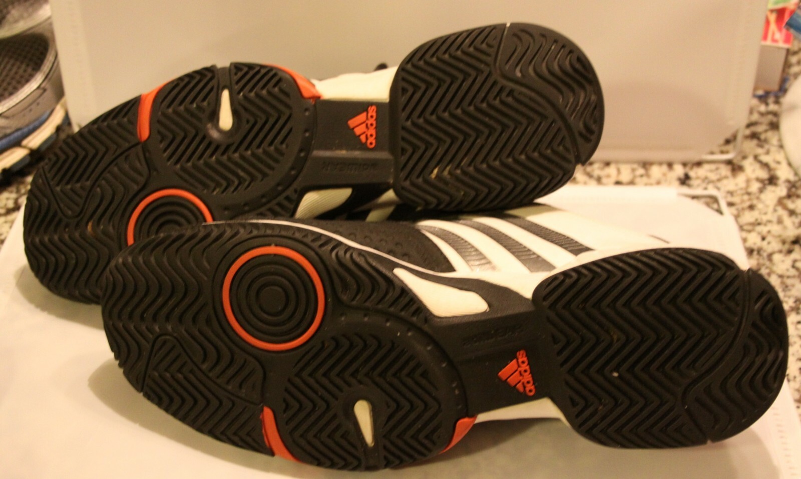 ADIDAS MEN'S ATHLETIC SHOE PYV 702001 Size 13, nice - Gem