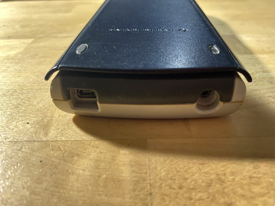 Texas Instruments TI-84 Plus Silver Edition Gray Graphing Calculator ...