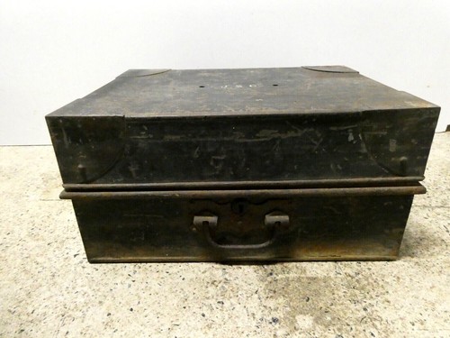 ANTIQUE METAL CHEST BOX STRONG DEED BOX SAFE TRUNK | eBay Australia