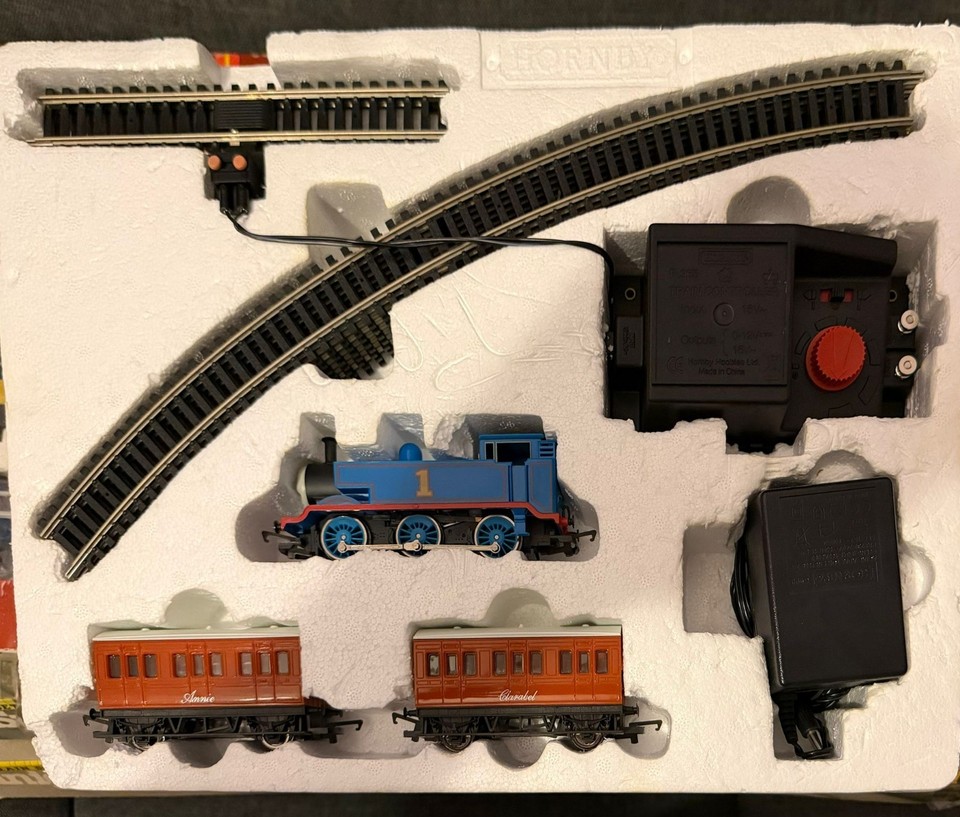 Hornby OO Gauge Thomas & Friends Thomas The Tank Engine Electric Train ...