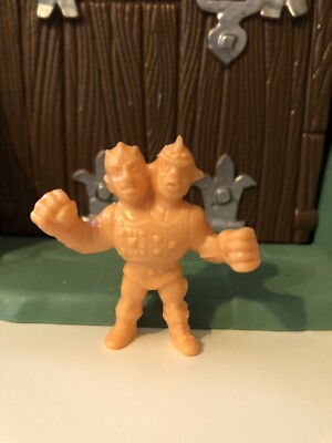 MASTERS OF THE UNIVERSE M.U.S.C.L.E. WAVE 3 TWO-BAD PINK MUSCLE KESHI ...