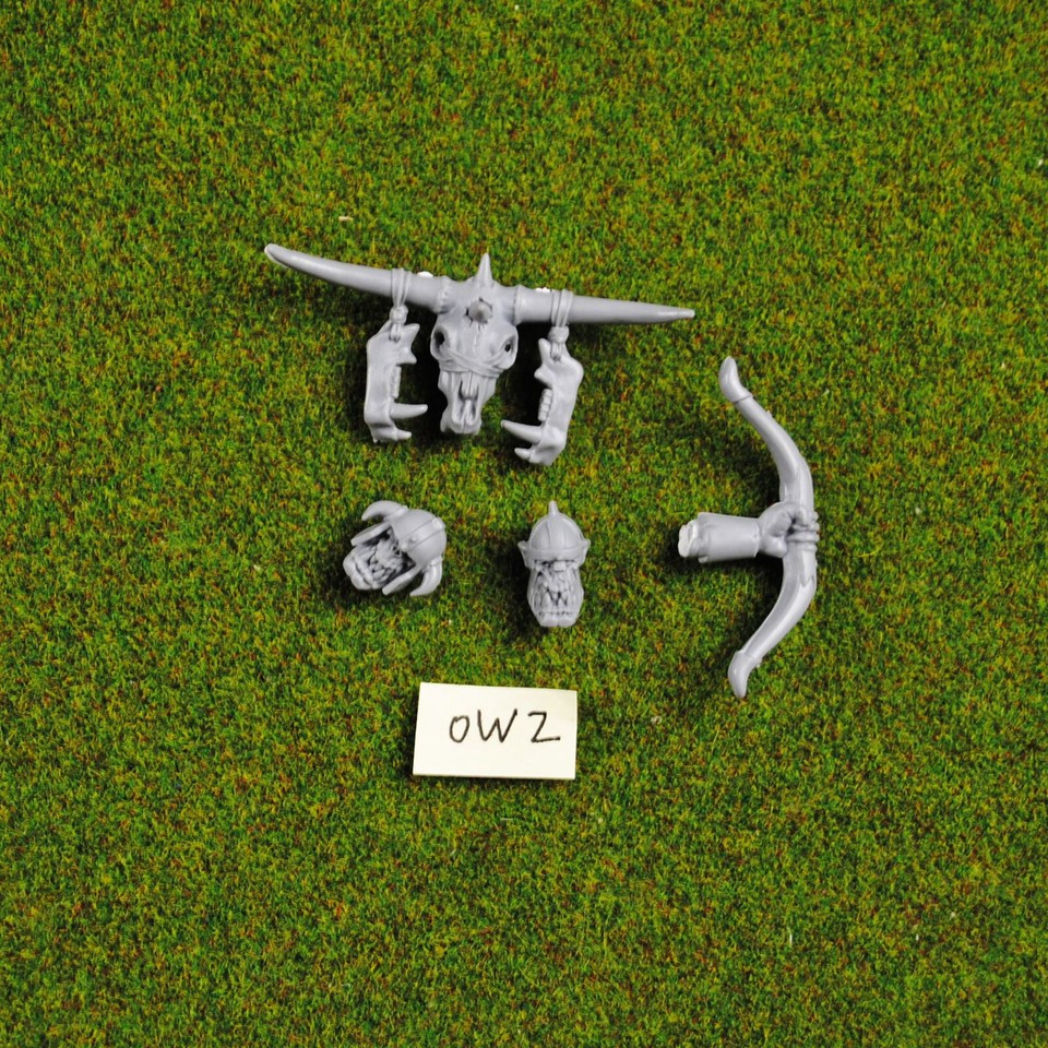 Warhammer Orcs (16 Orc Warriors + 16 Archers + Command) Plastic, OOP ...