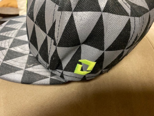 MONSTER ENERGY DRINK FLAT BILL PYRAMID GRAPHICS FITTE… - Gem